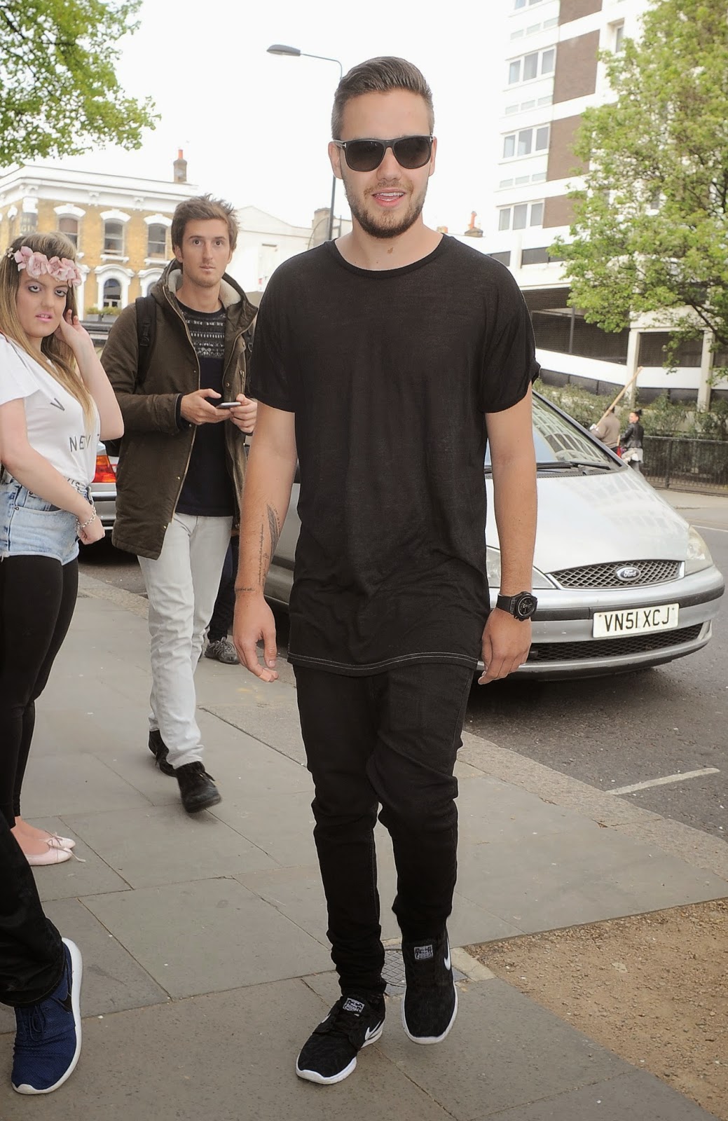 Viciadas por One Direction: Liam e Niall Chegando e Saindo do Estúdio